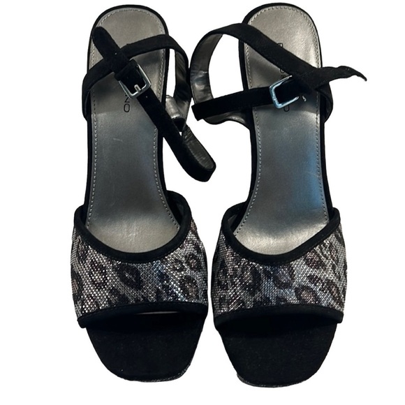 Bandolino | Shoes | Bandolier Black Platform Heel With Silver Gold And ...